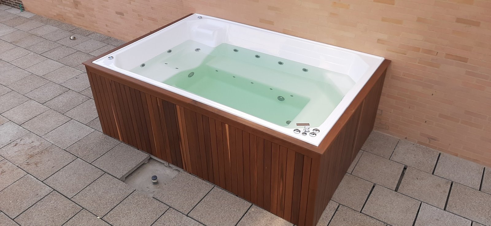 FIBERGLASS - FABRICA DE JACUZZIS EN COLOMBIA
